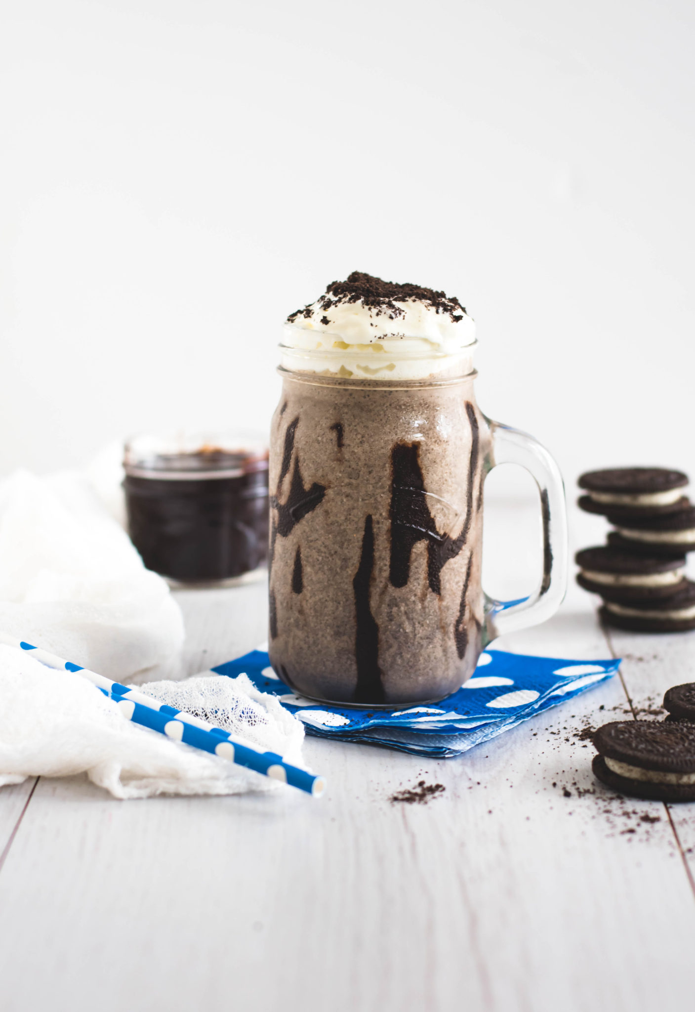 Oreo Vanilla Ice Cream Milkshake - Bakes by Chichi